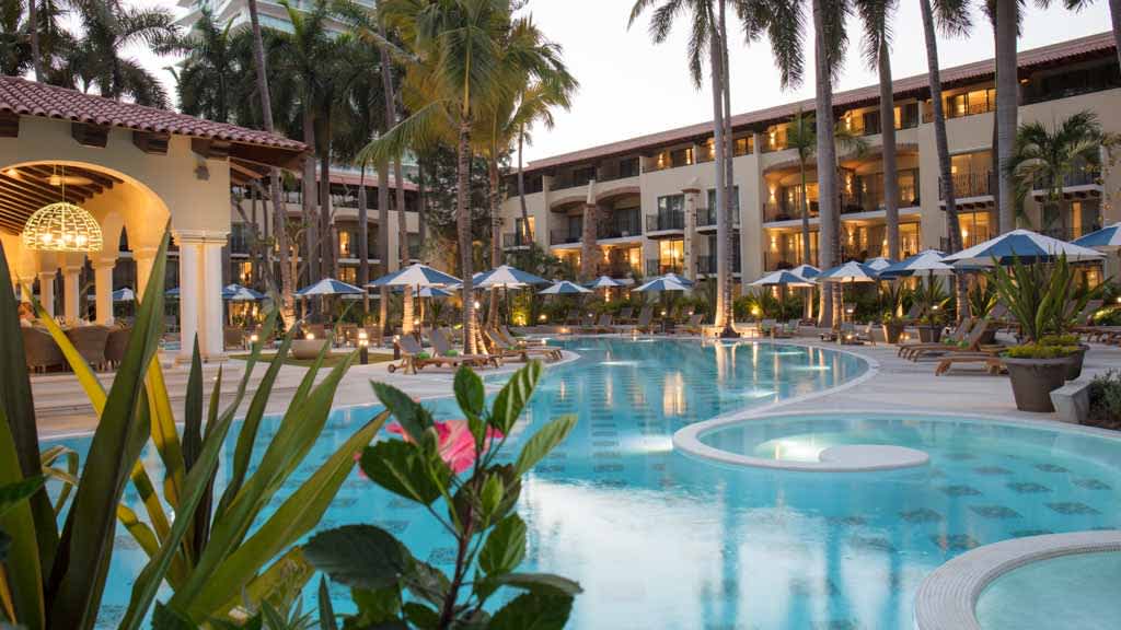 The Hacienda at Krystal Grand Puerto Vallarta - Vacances WestJet Québec